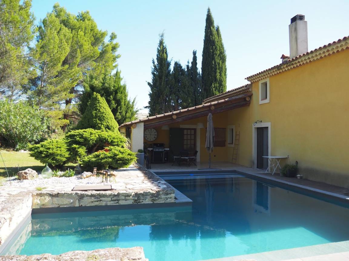 140 M² Huis ∙ 3 Slaapkamers ∙ 6 Gasten - Sénas