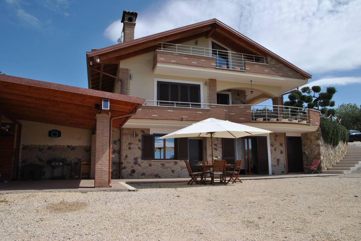 60 M² Huis ∙ 3 Slaapkamers ∙ 4 Gasten - Scauri