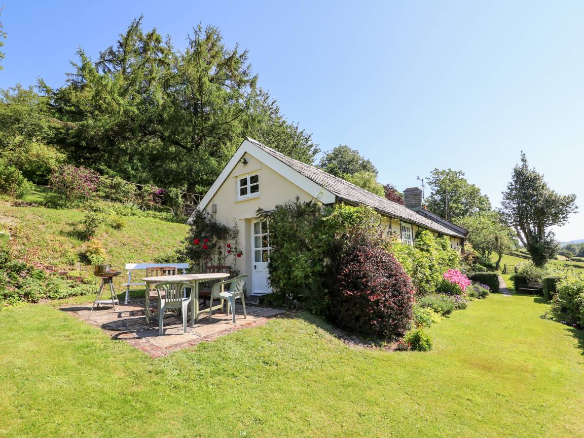 Cottage ∙ 2 Bedrooms ∙ 4 Guests - Llanidloes