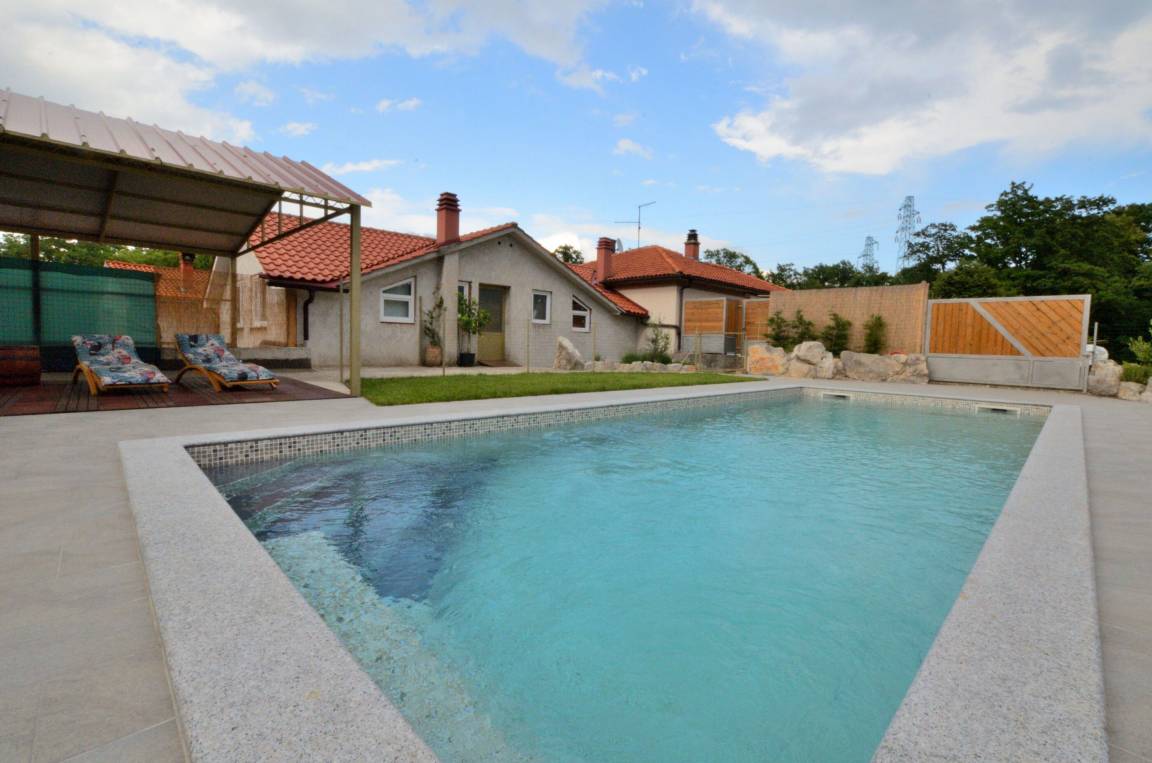 Maison De Vacances ∙ 3 Chambres ∙ 8 Personnes - Rijeka