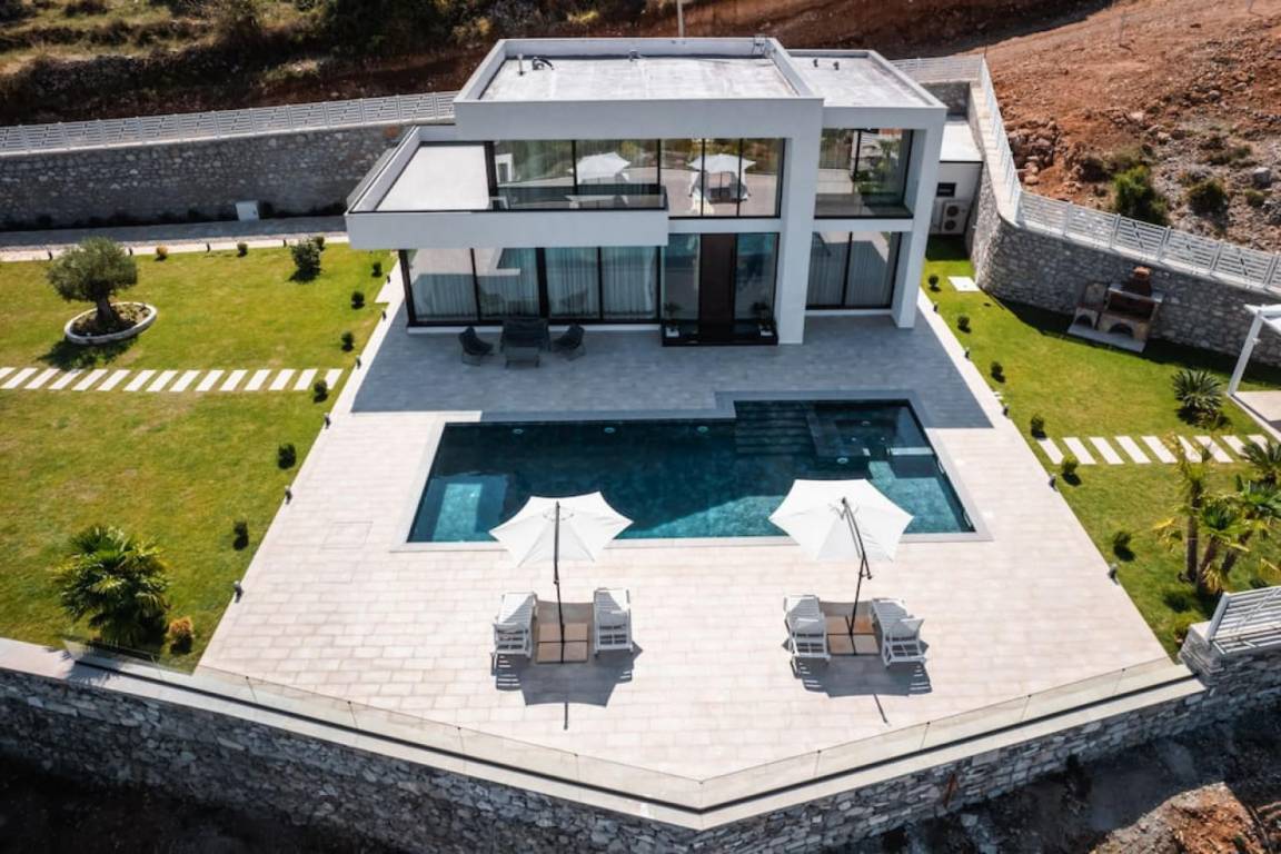450 M² Villa ∙ 3 Bedrooms ∙ 8 Guests - Shkodër