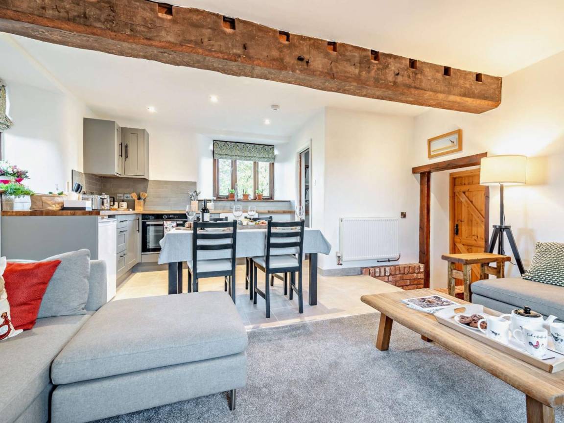 Cottage ∙ 2 Bedrooms ∙ 4 Guests - Taunton