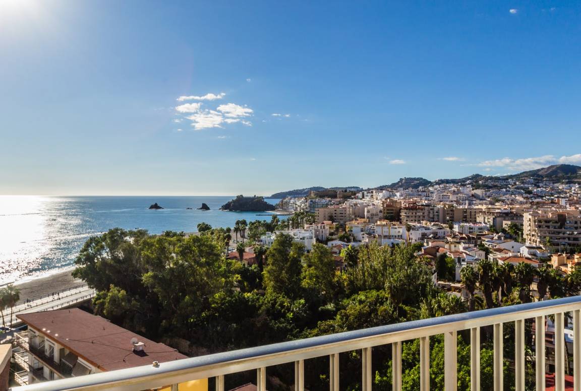 60 M² Apartment ∙ 2 Bedrooms ∙ 4 Guests - Almuñécar