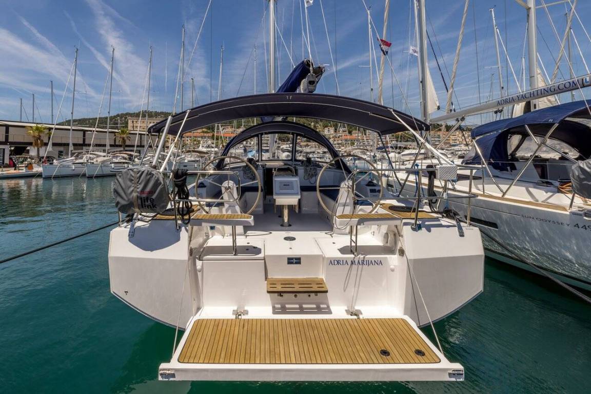 Hausboot ∙ 3 Schlafzimmer ∙ 4 Gäste - Split