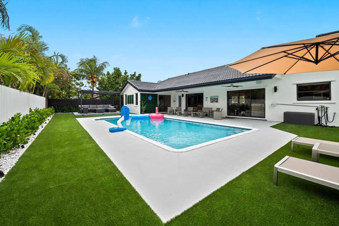 Apartment ∙ 3 Bedrooms ∙ 12 Guests - Zoo Miami, Miami