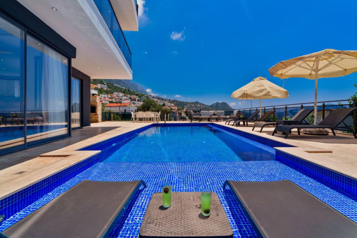 250 M² Villa ∙ 3 Bedrooms ∙ 7 Guests - Kalkan
