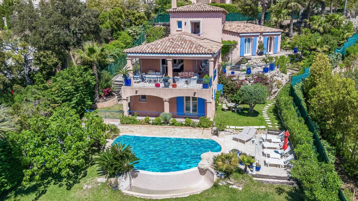 170 M² Villa ∙ 5 Bedrooms ∙ 10 Guests - Sainte-Maxime