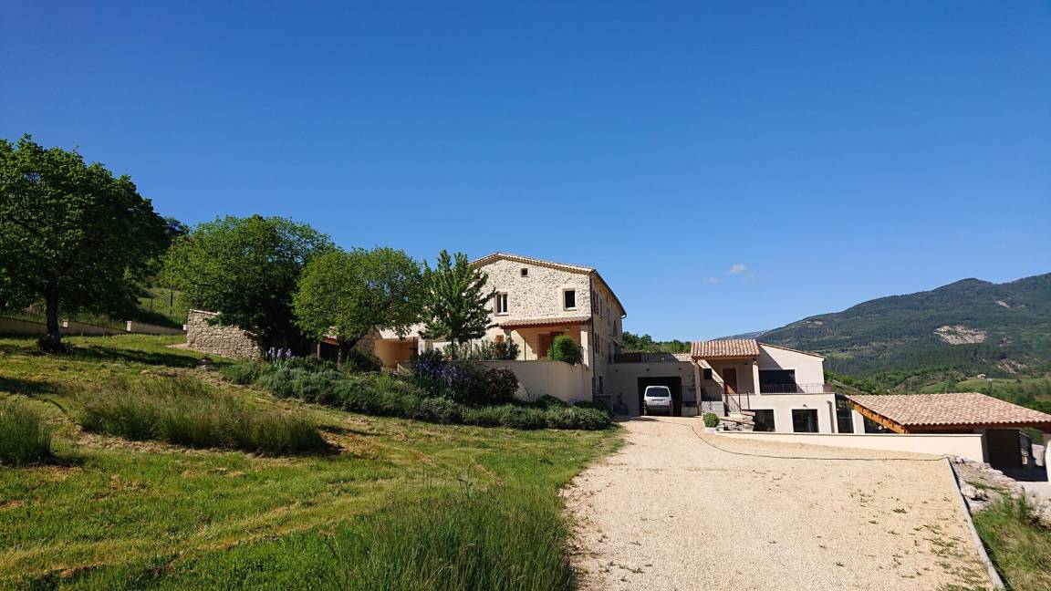 170 M² Gîte ∙ 3 Chambres ∙ 9 Personnes - Rhône-Alpes