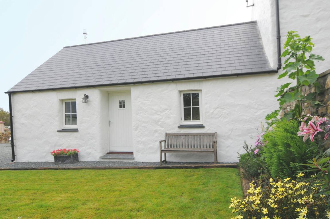 65 M² Cottage ∙ 2 Bedrooms ∙ 4 Guests - Pembrokeshire