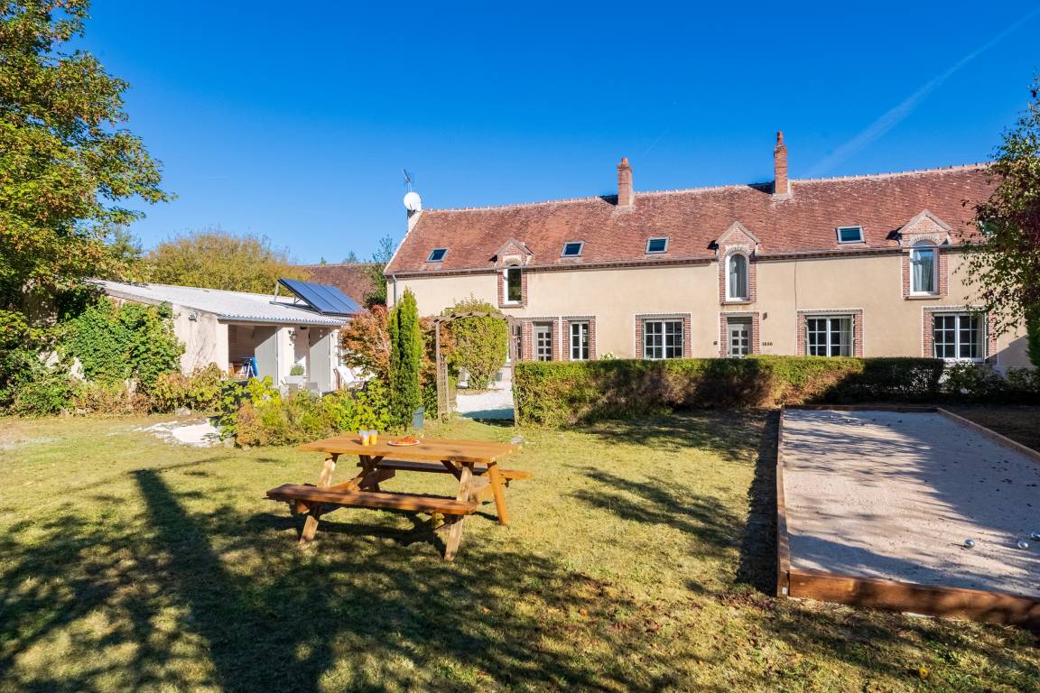 250 M² Maison De Vacances ∙ 5 Chambres ∙ 14 Personnes - Provins