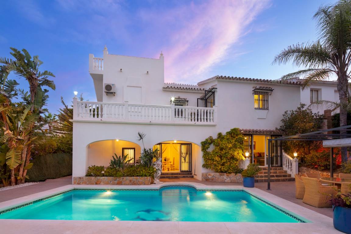 278 M² Villa ∙ 6 Camere Da Letto ∙ 14 Ospiti - Fuengirola