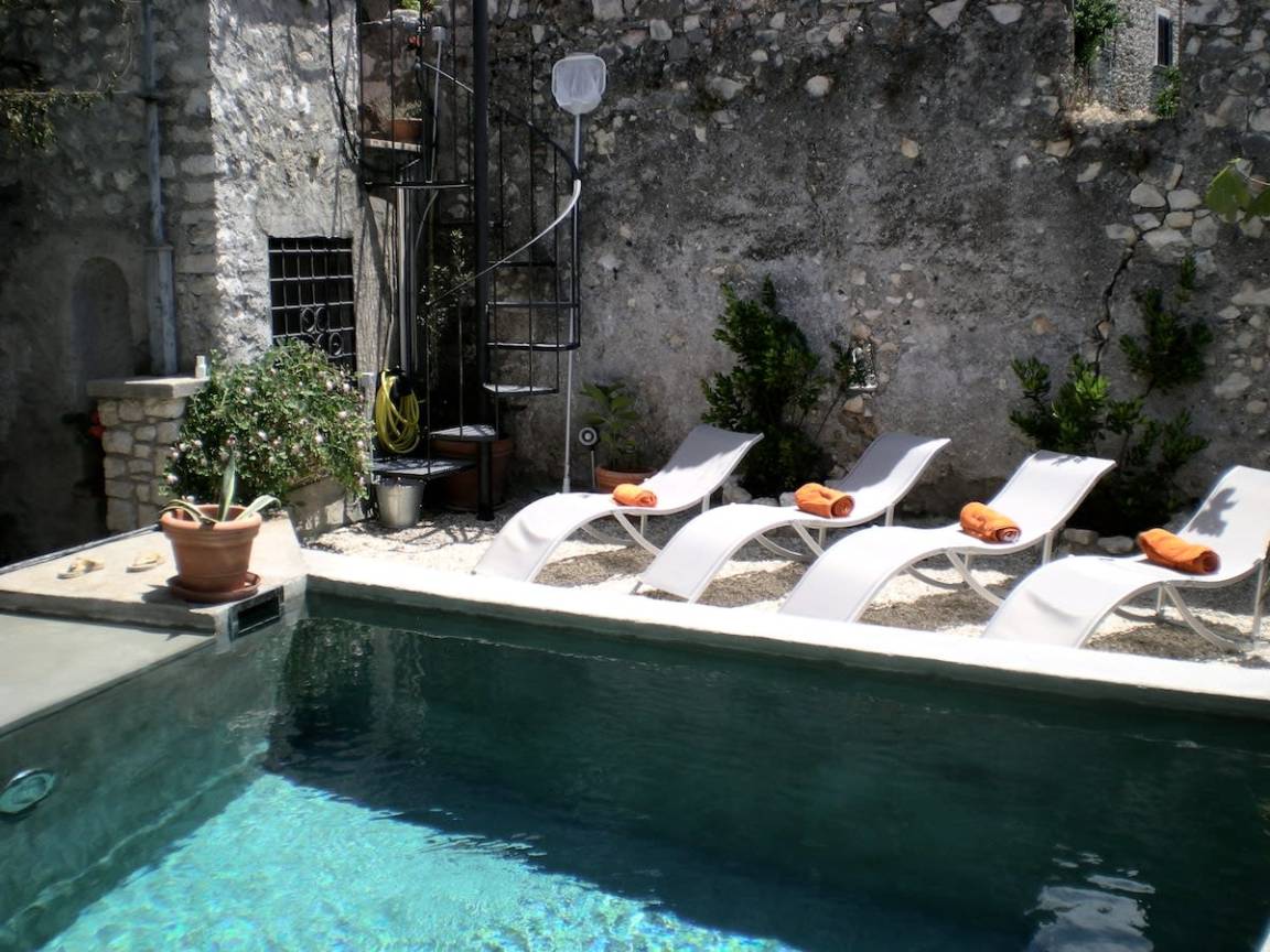 Villa ∙ 2 Bedrooms ∙ 5 Guests - Latina
