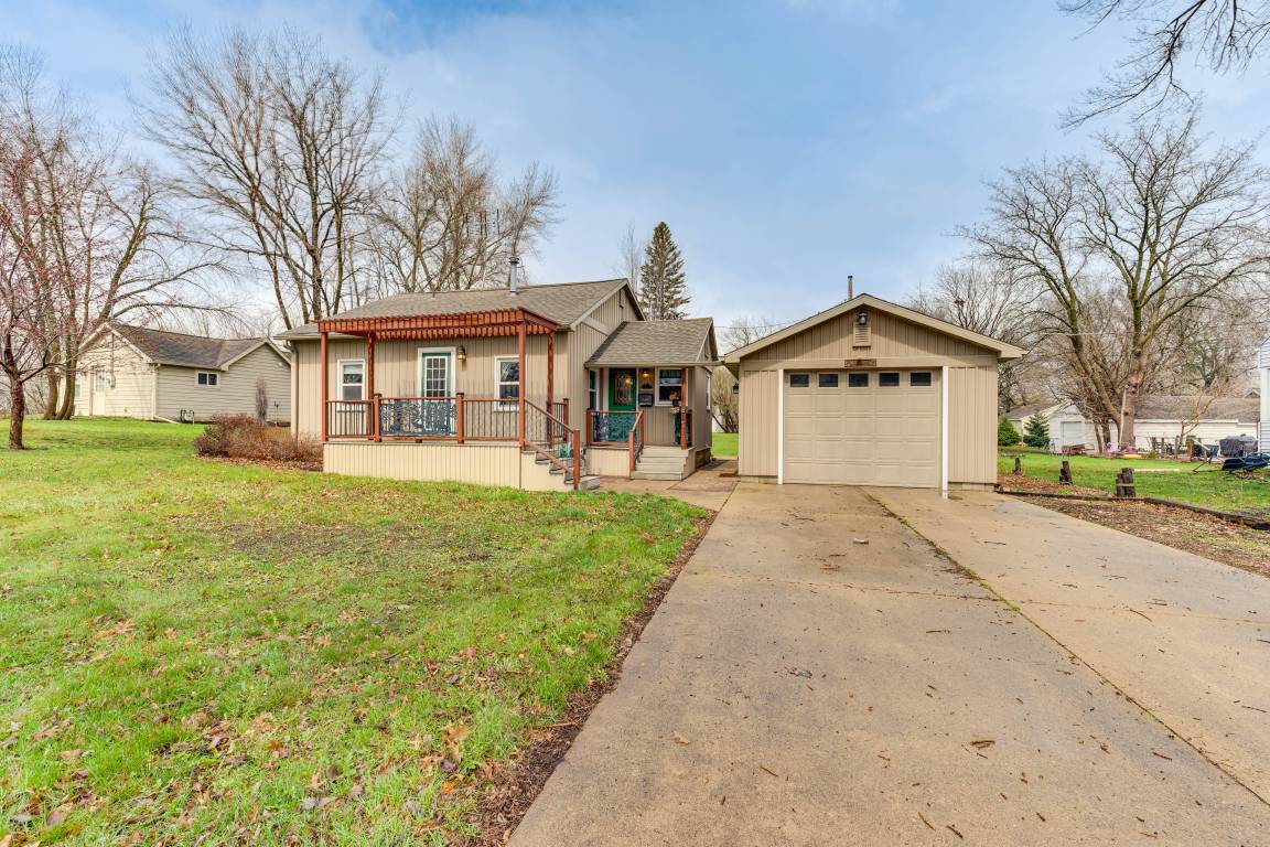 74 M² House ∙ 2 Bedrooms ∙ 10 Guests - Spirit Lake, IA