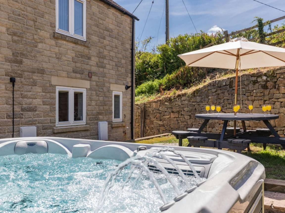 Cottage ∙ 5 Bedrooms ∙ 8 Guests - Belper