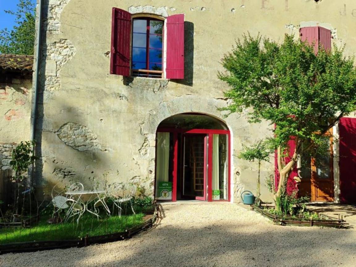 70 M² Cottage ∙ 2 Bedrooms ∙ 4 Guests - Dordogne