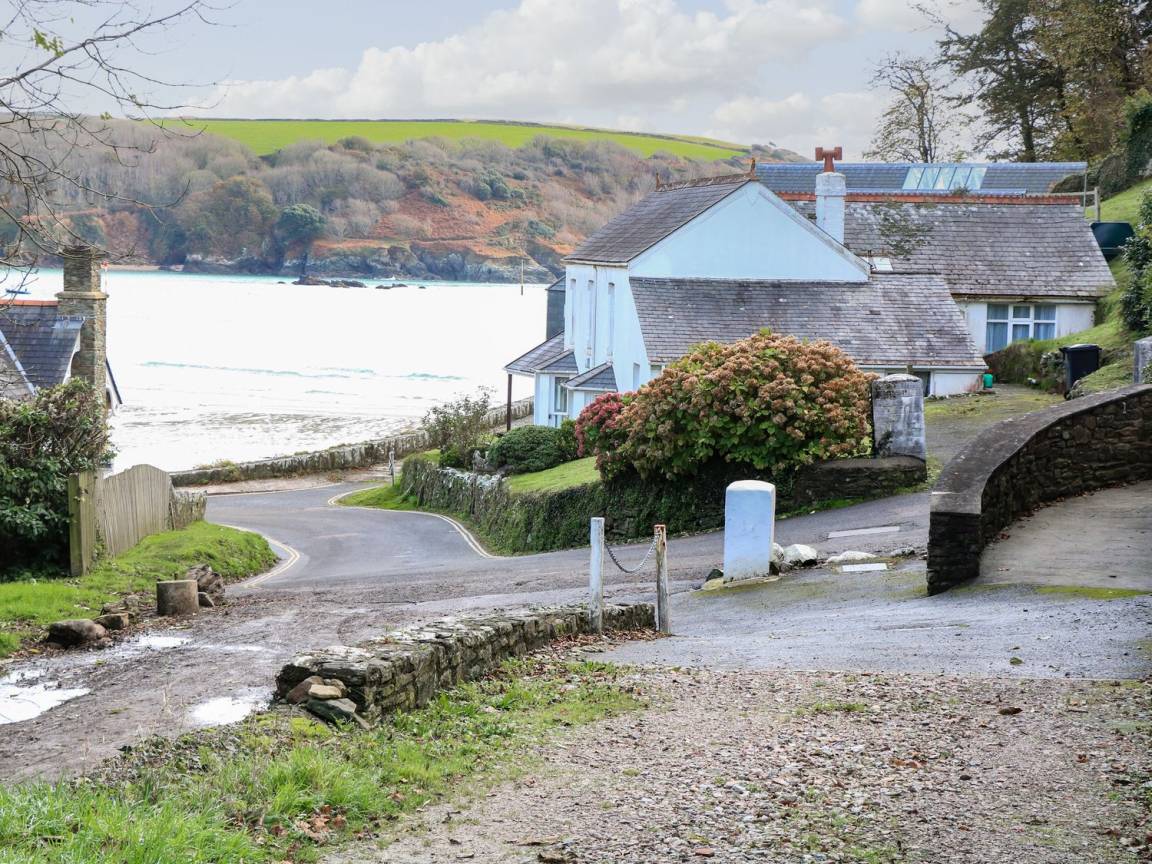 Cottage ∙ 3 Bedrooms ∙ 6 Guests - Salcombe