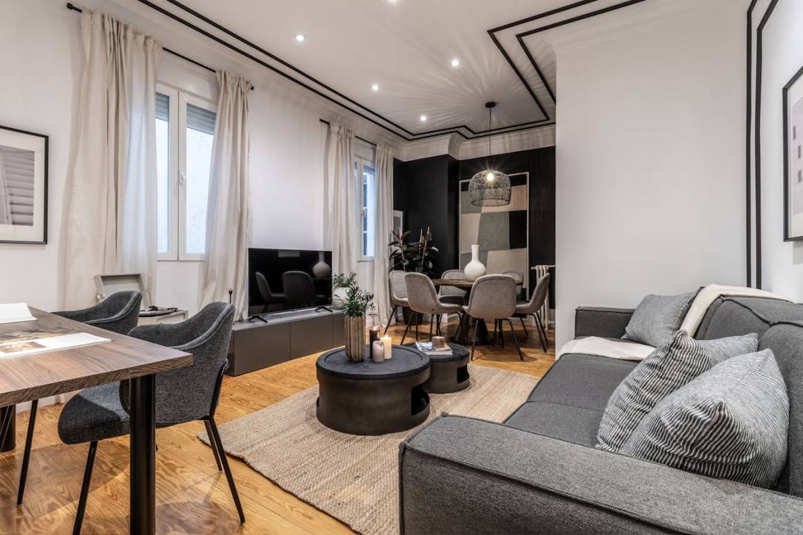 85 M² Lägenhet ∙ 2 Sovrum ∙ 4 Gäster - Madrid