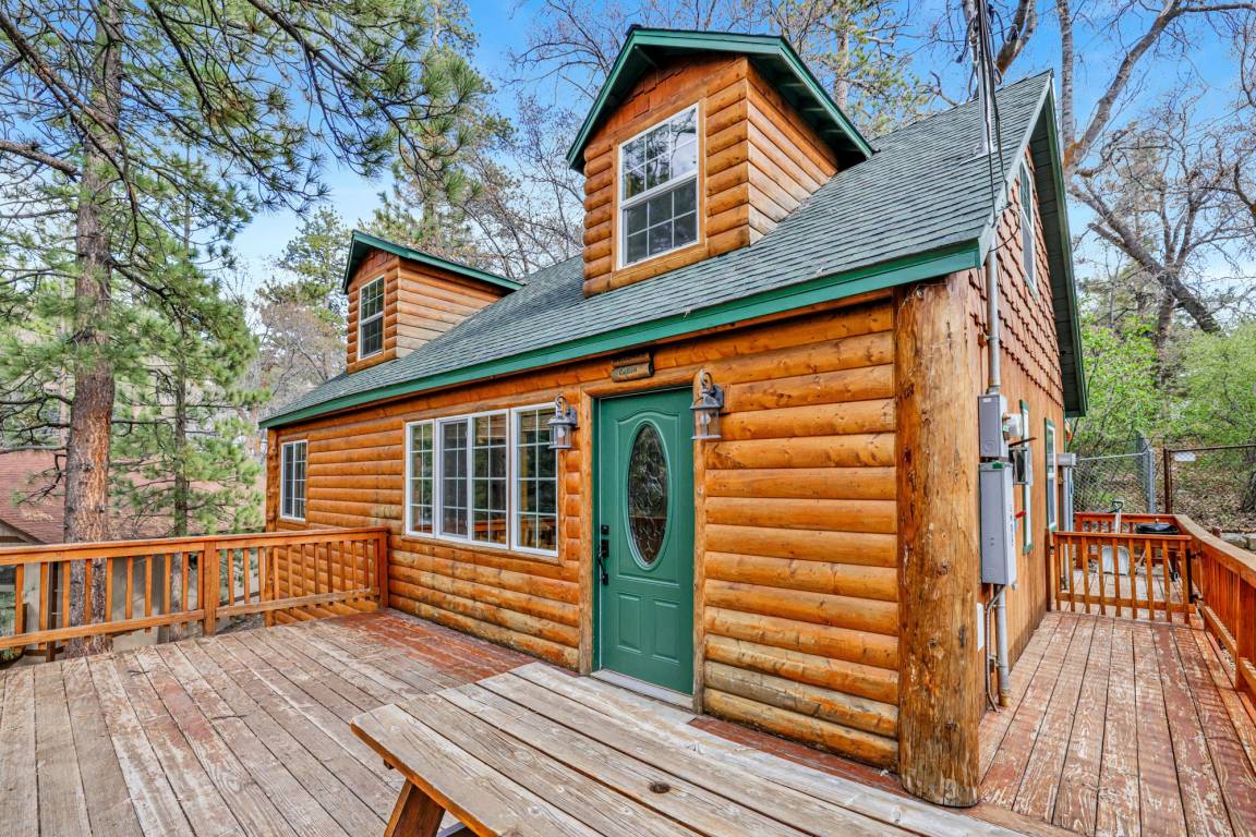 115 M² Cabin ∙ 4 Bedrooms ∙ 8 Guests - Big Bear, CA