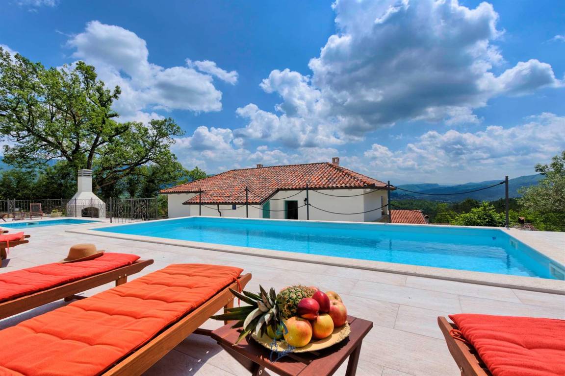 270 M² Villa ∙ 6 Bedrooms ∙ 14 Guests - Croatia