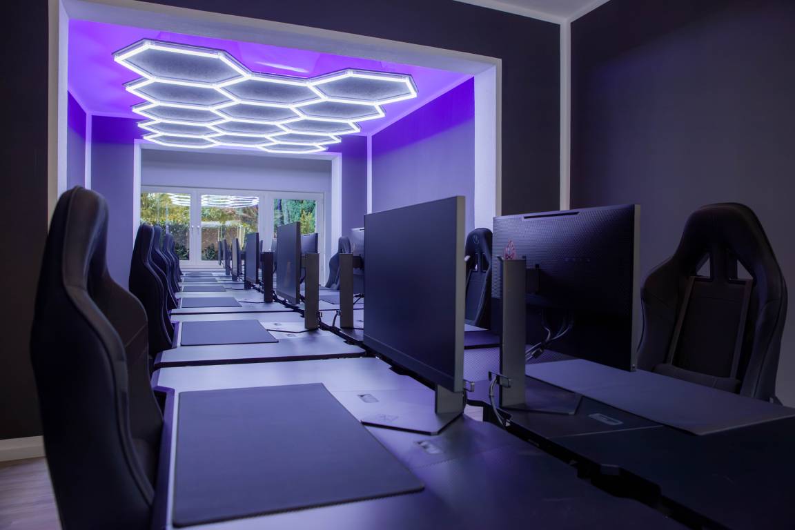 150 M² House ∙ 4 Bedrooms ∙ 12 Guests - Mönchengladbach