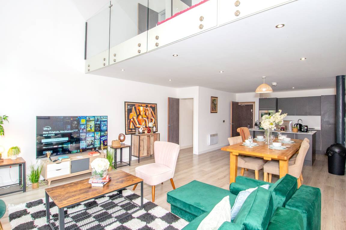 75 M² Apartment ∙ 2 Bedrooms ∙ 4 Guests - Pudsey