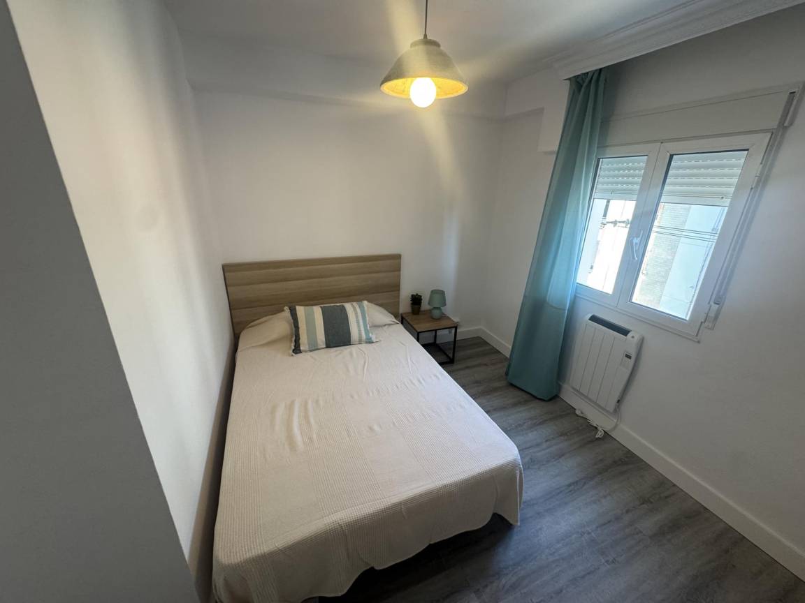90 M² Apartamento ∙ 4 Habitaciones ∙ 5 Huéspedes - Solares