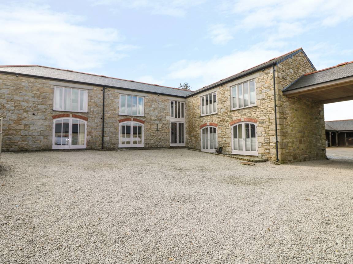 Cottage ∙ 4 Bedrooms ∙ 8 Guests - Penryn