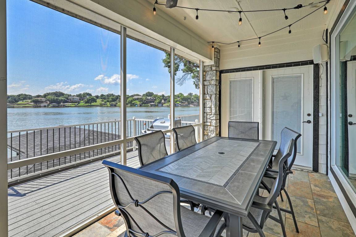 357 M² House ∙ 4 Bedrooms ∙ 11 Guests - Granbury, TX
