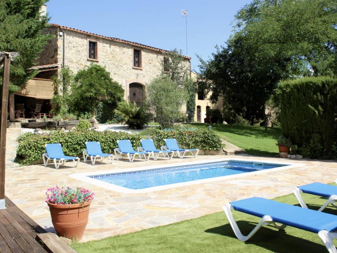 300 M² Villa ∙ 5 Bedrooms ∙ 12 Guests - Hostalric