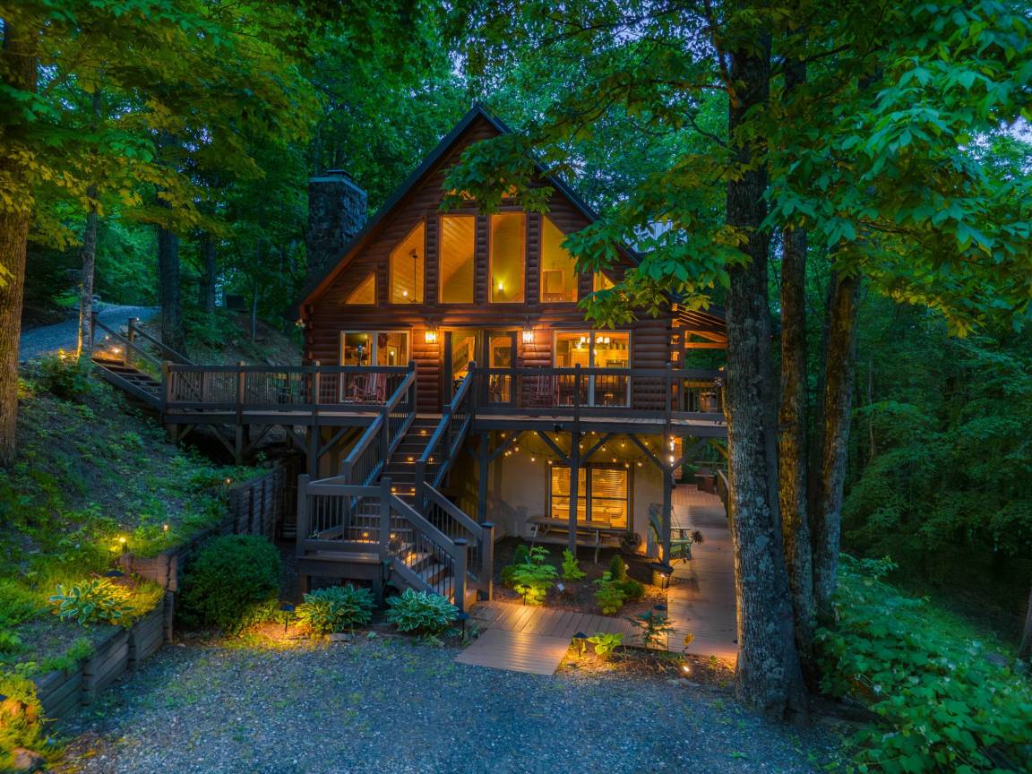 308 M² Cabin ∙ 4 Bedrooms ∙ 8 Guests - West Jefferson, NC