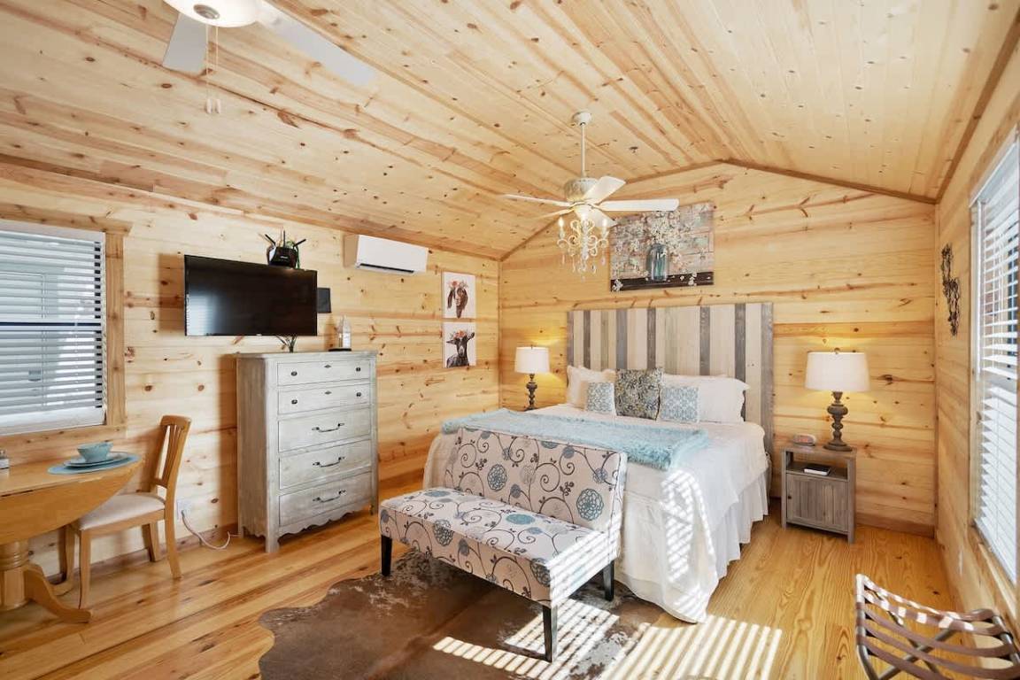 House ∙ 1 Bedroom ∙ 2 Guests - Fredericksburg, TX
