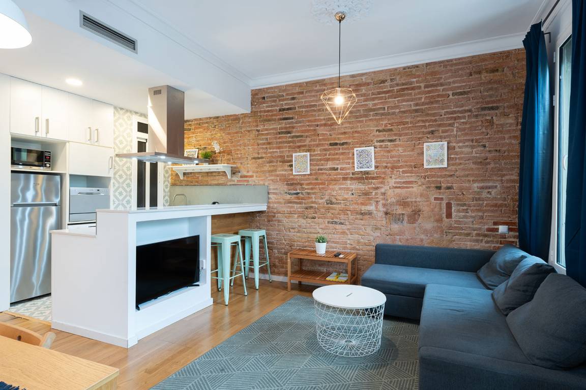 63 M² Apartment ∙ 2 Bedrooms ∙ 6 Guests - Barcelona