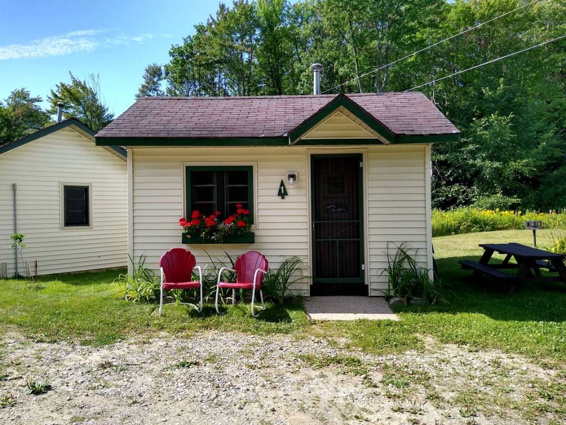 House ∙ 1 Bedroom ∙ 4 Guests - Mitchell State Park, Cadillac