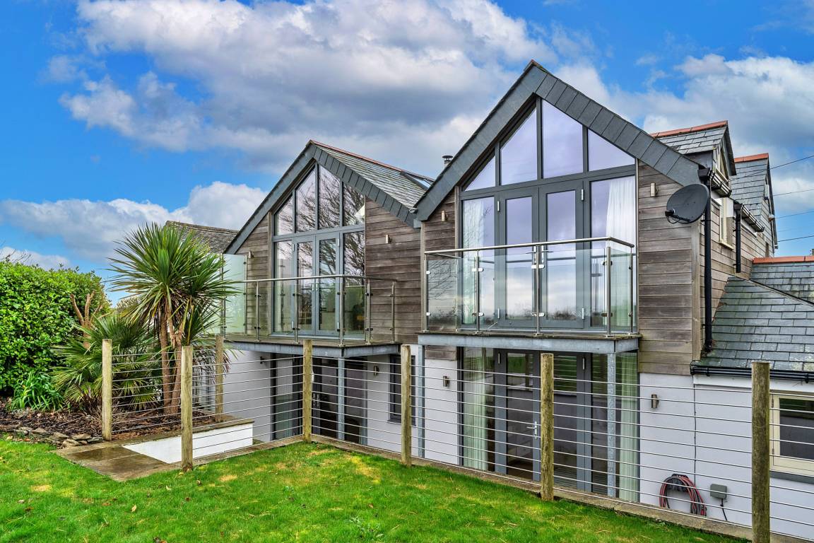 140 M² House ∙ 4 Bedrooms ∙ 6 Guests - Portscatho