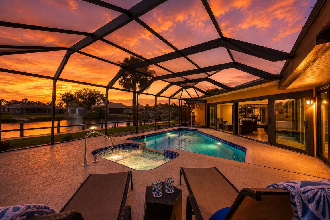 187 M² Ferienhaus ∙ 3 Schlafzimmer ∙ 8 Gäste - Port Charlotte, FL