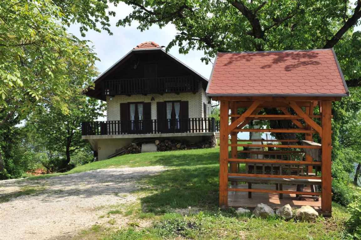 140 M² Ferienhaus ∙ 2 Schlafzimmer ∙ 13 Gäste - Slowenien