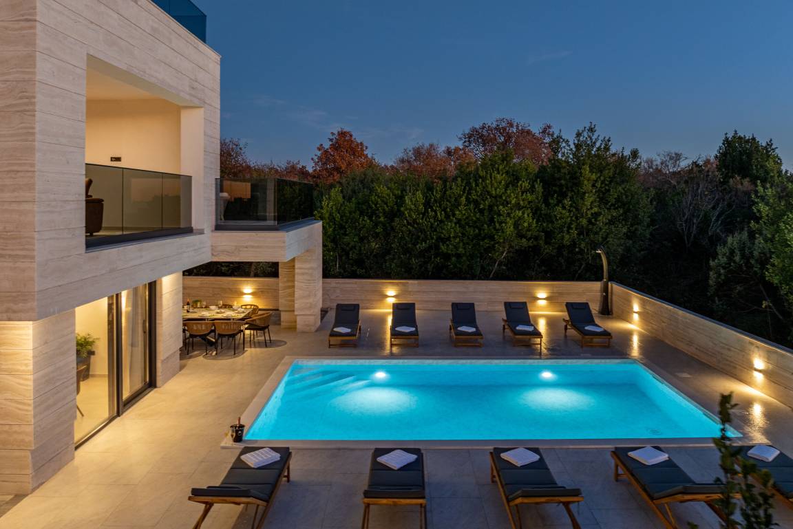 300 M² House ∙ 5 Bedrooms ∙ 10 Guests - Privlaka