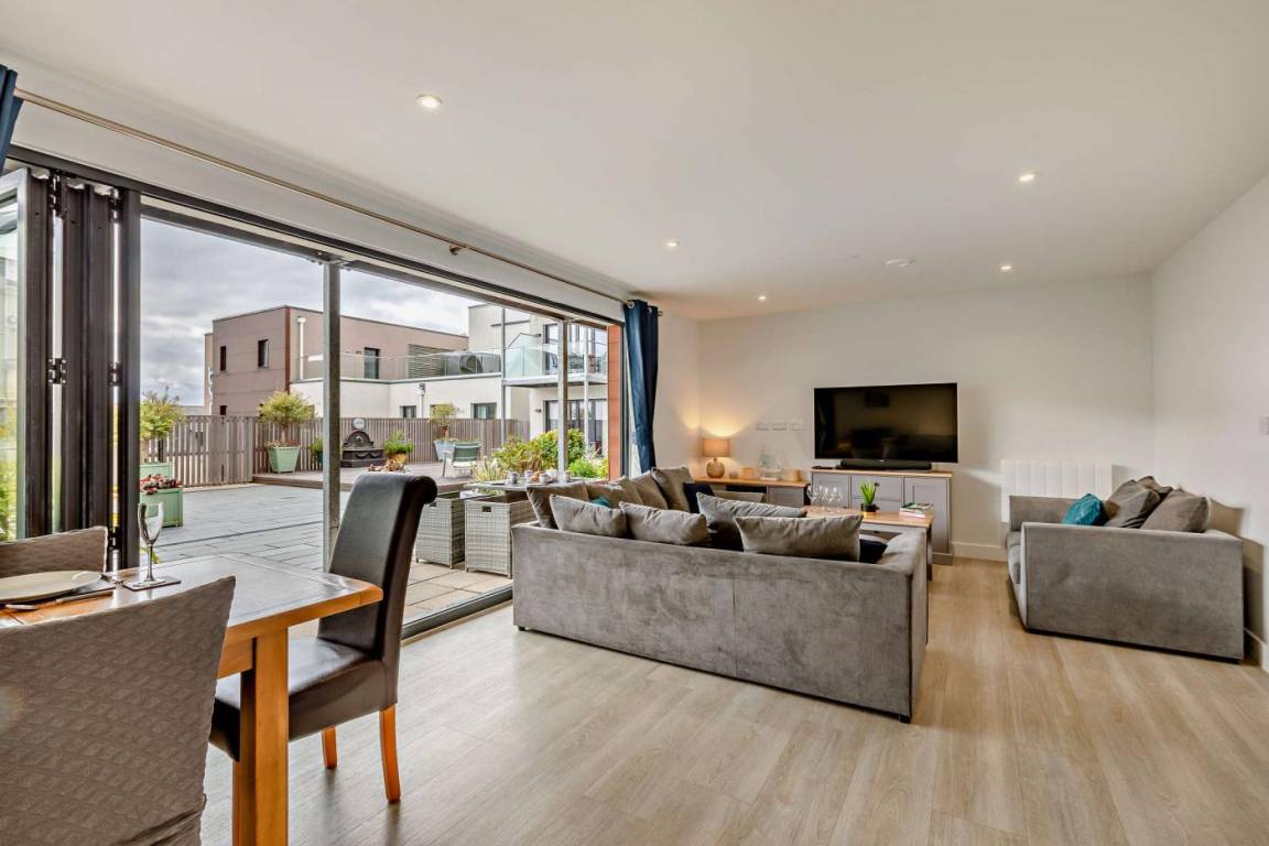 Apartment ∙ 2 Bedrooms ∙ 4 Guests - Barnstaple