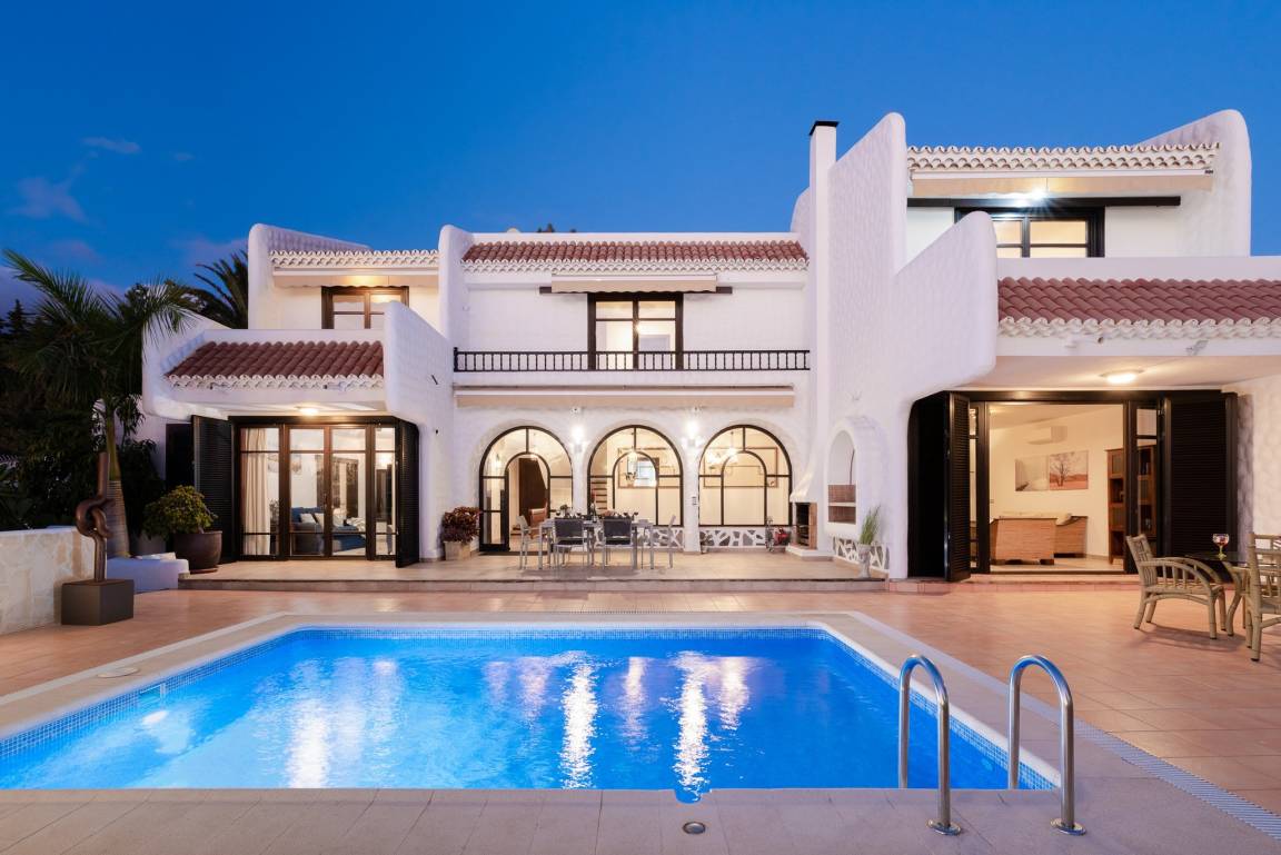 Villa ∙ 5 Bedrooms ∙ 10 Guests - Costa Adeje