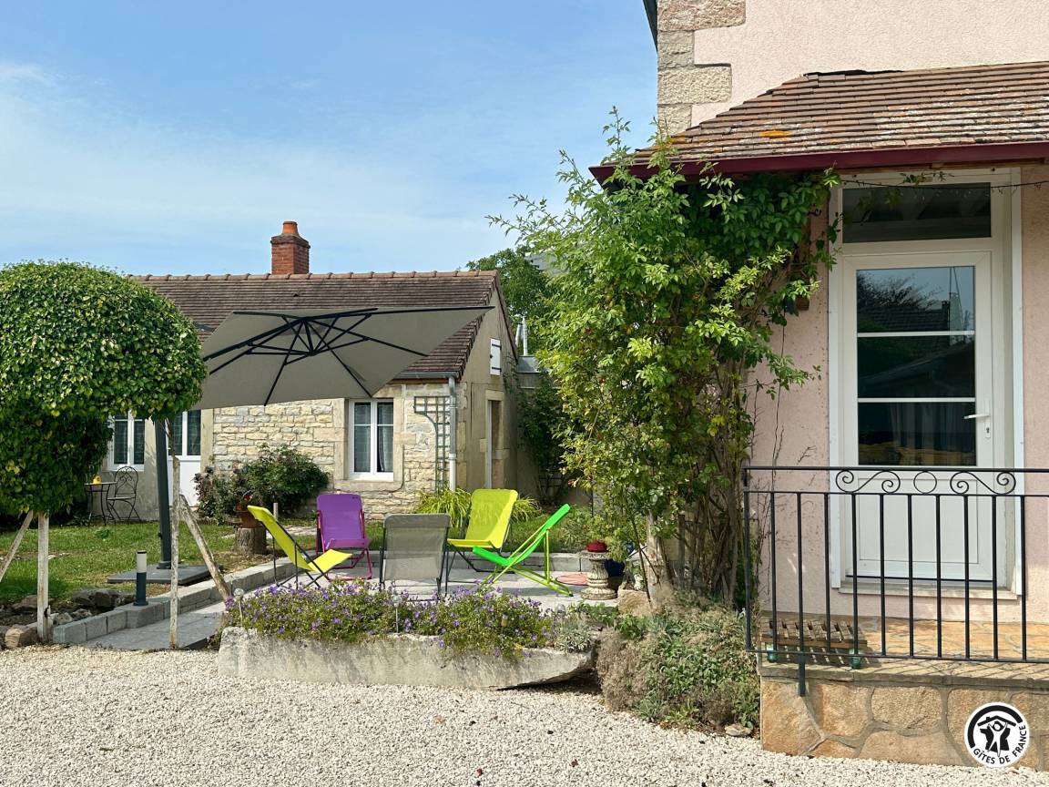 200 M² Cottage ∙ 5 Bedrooms ∙ 10 Guests - Dijon