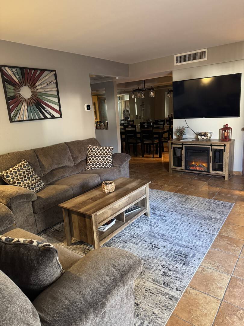93 M² Apartment ∙ 2 Bedrooms ∙ 4 Guests - Cathedral City, CA