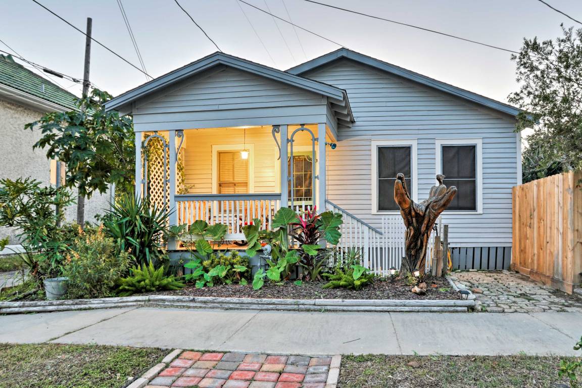 83 M² Cottage ∙ 2 Bedrooms ∙ 8 Guests - Galveston