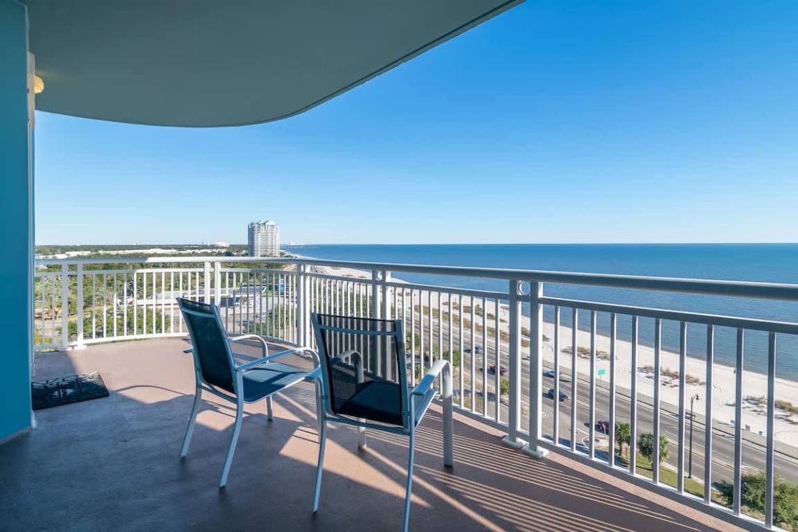 Apartment ∙ 3 Bedrooms ∙ 6 Guests - Gulfport, MS