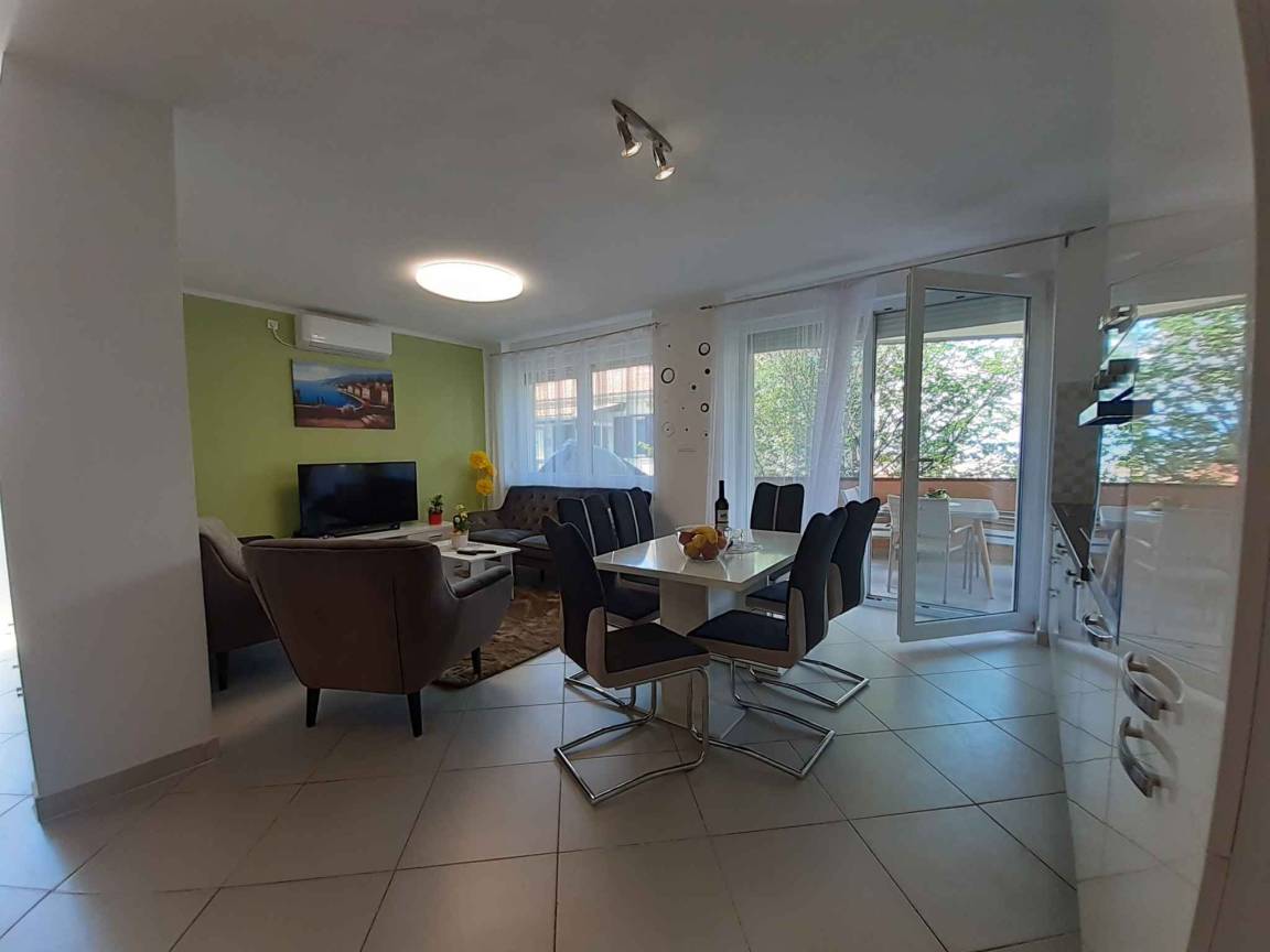 80 M² Apartment ∙ 3 Bedrooms ∙ 5 Guests - Malinska
