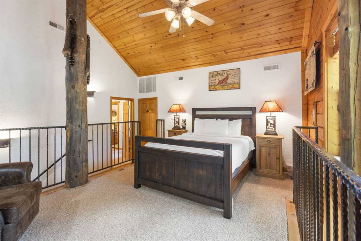 Cabin ∙ 3 Bedrooms ∙ 8 Guests - Branson, MO