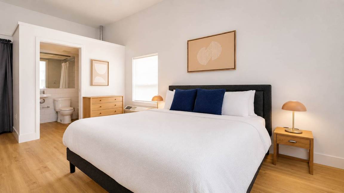 76 M² Apartment ∙ 2 Bedrooms ∙ 4 Guests - Denver, CO