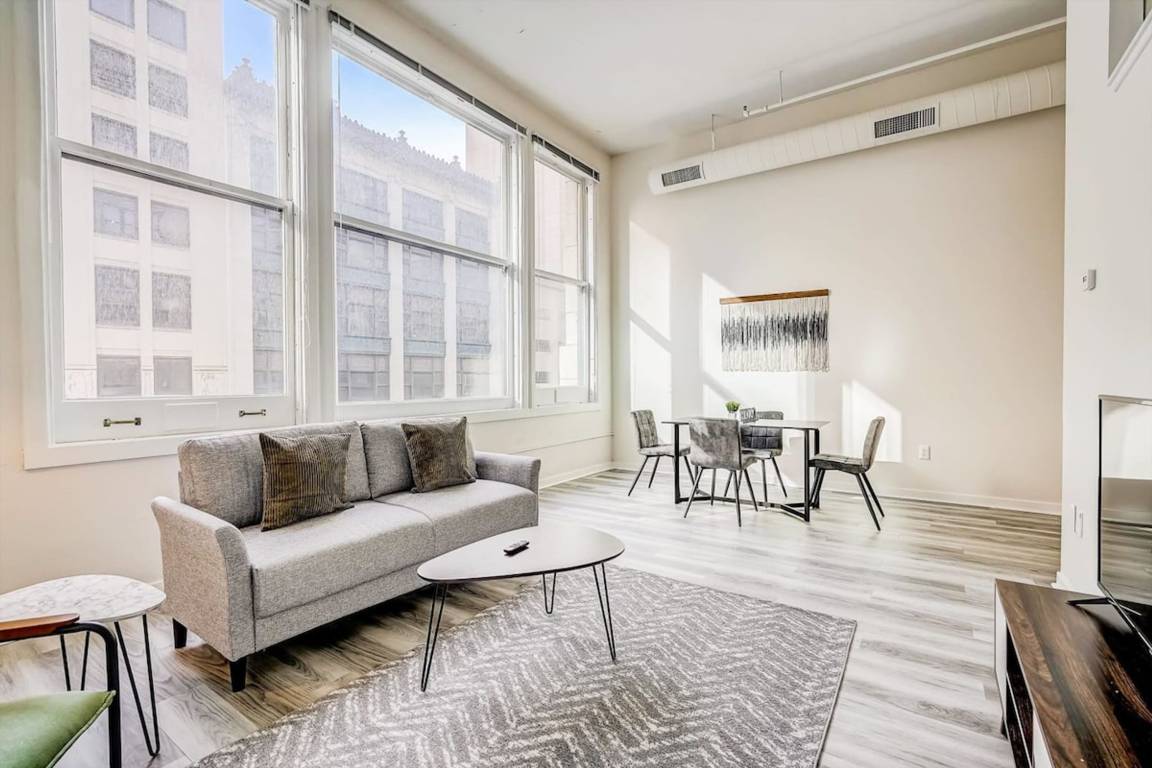 Apartment ∙ 2 Bedrooms ∙ 6 Guests - Mile Square - Downtown - Indianapolis