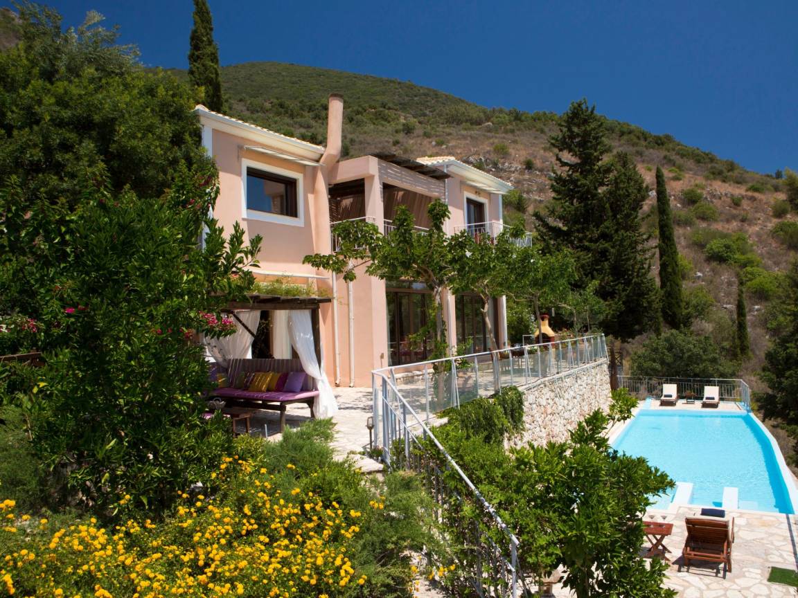 224 M² House ∙ 4 Bedrooms ∙ 8 Guests - Lefkada