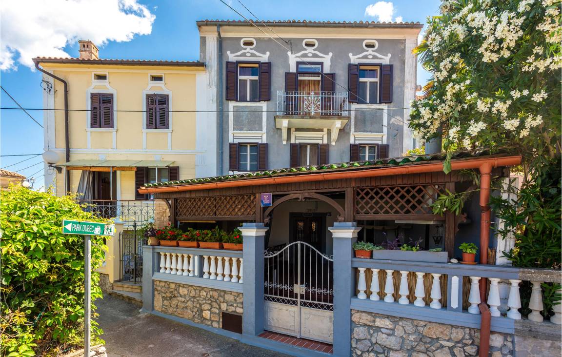126 M² Maison De Vacances ∙ 4 Chambres ∙ 10 Personnes - Njivice