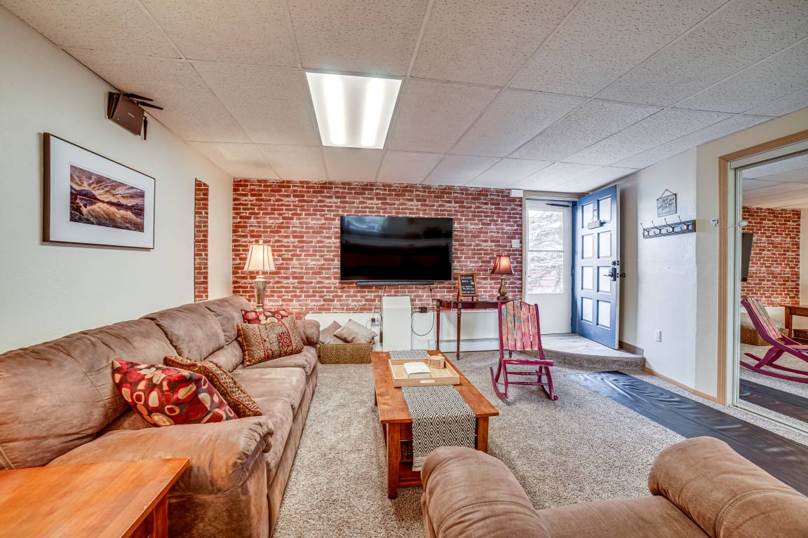 102 M² Apartment ∙ 2 Bedrooms ∙ 4 Guests - Anchorage